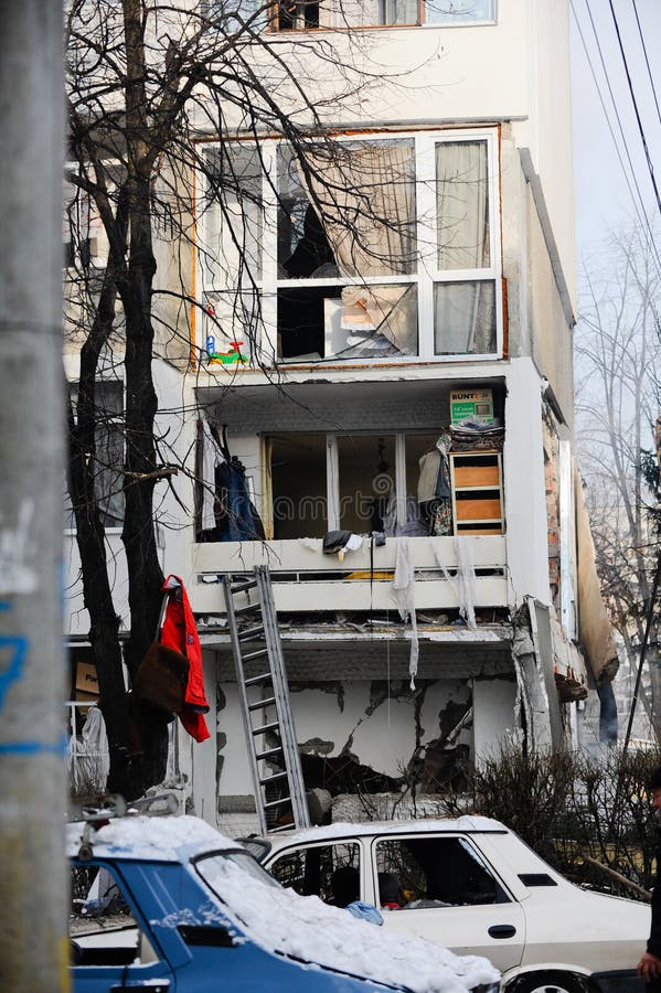 Explosion in Bacau, Romania Editorial Photo - Image of oxygen, helmet ...