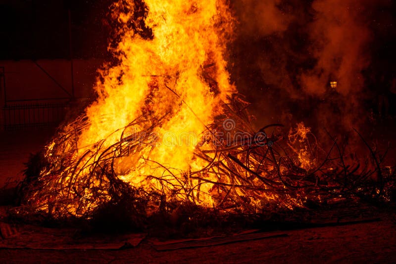 Explosion that Caused a Fire Stock Image - Image of stack, night: 264847317