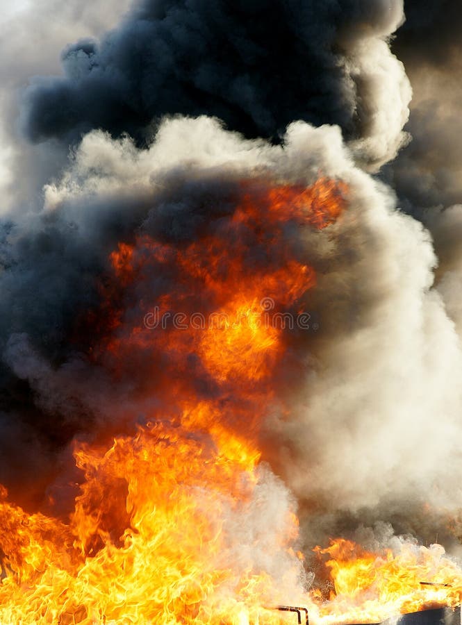 Explosion and fireball editorial photo. Image of crew - 46794541