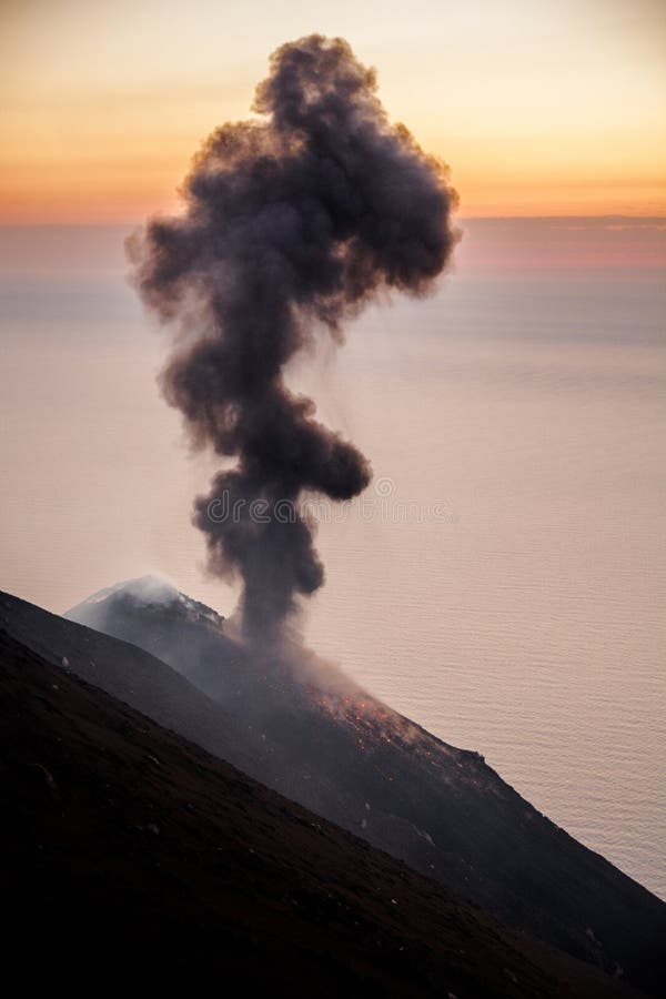 Stromboli eruption stock photo. Image of magma, strength - 41525996