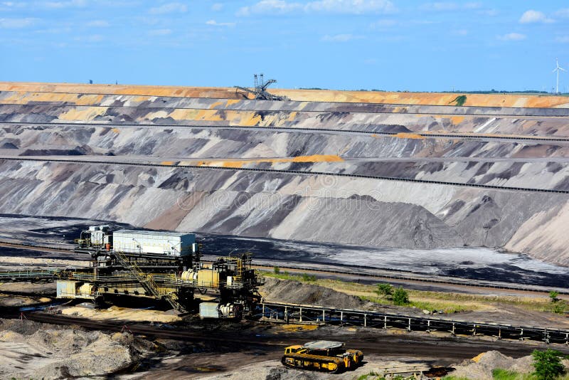 Explotación Minera a Cielo Abierto Foto de archivo - Imagen de tierra ...