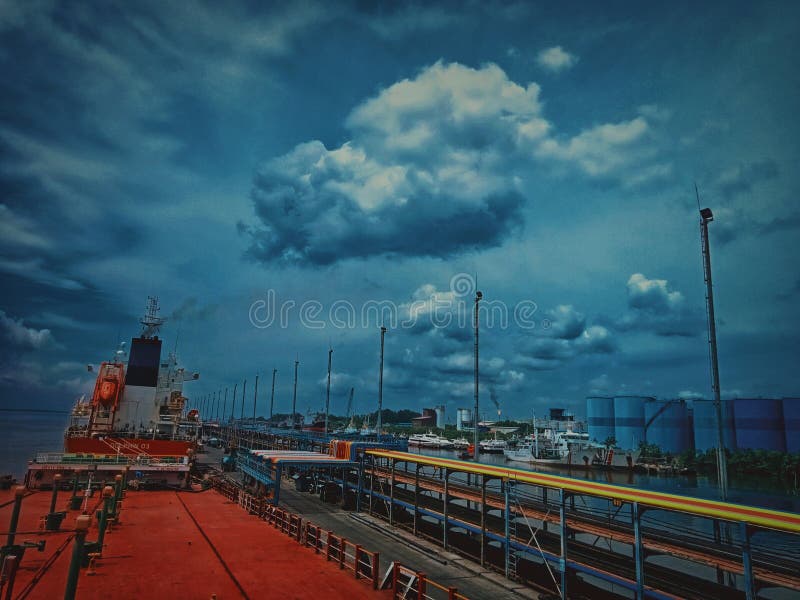 Export port of Dumai editorial stock photo. Image of port - 282289958