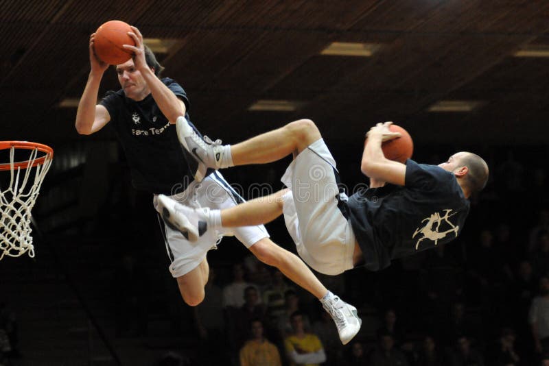 Exposition Acrobatique De Basket-ball Image éditorial - Image du ...