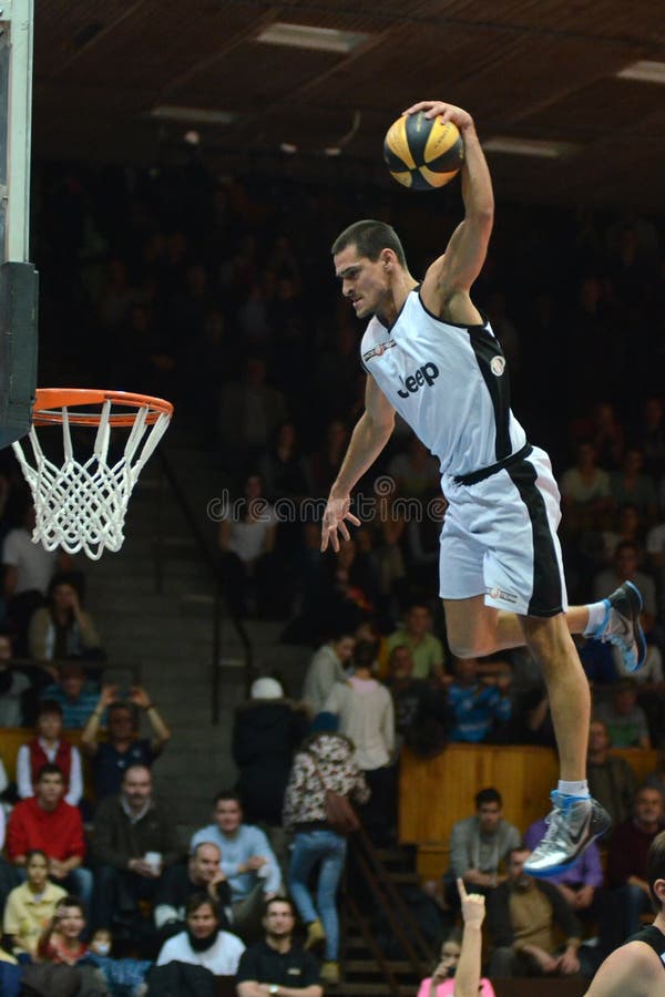 Exposition Acrobatique De Basket-ball Image éditorial - Image du ...