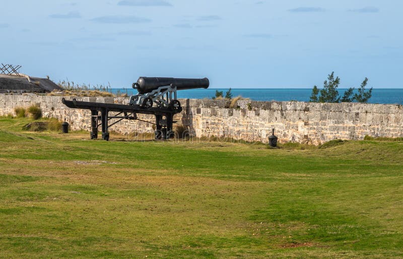 Artillery in the Fortress of Bermuda Stock Image - Image of walls ...