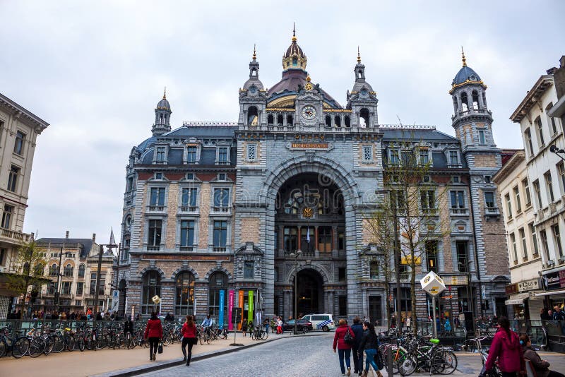 Gare Ferroviaire De Canalisation D'Anvers Image éditorial - Image du ...