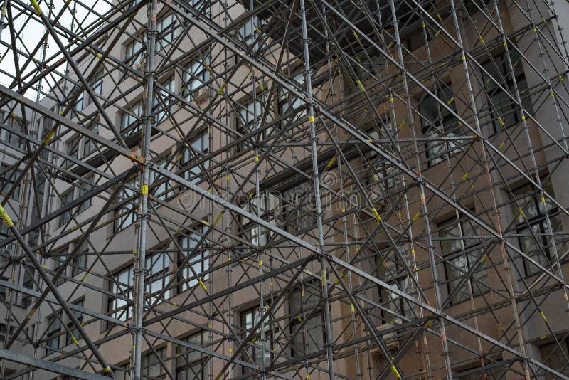 Extensive Scaffolding Providing Platforms for Work in Progress on a ...
