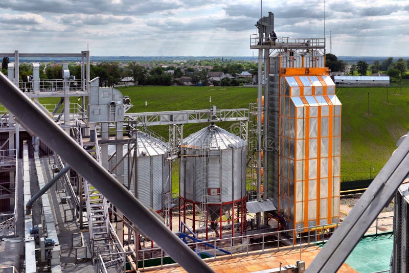 Exterior, Almacenamiento Y Sequedad Constructivos De Granos, Foto de ...