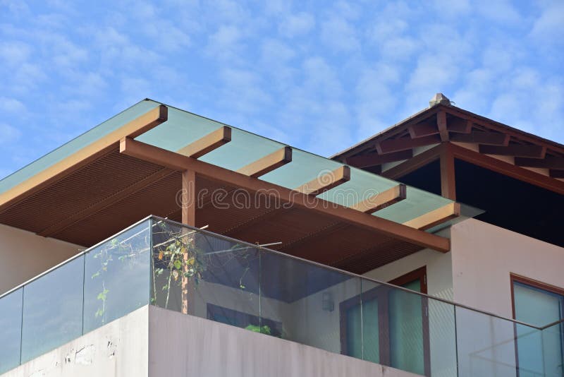 Exterior De Una Moderna Veranda De Casa Foto de archivo - Imagen de ...