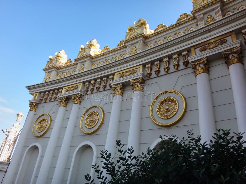 Exterior of the Facade of a Pompous Rich Building on a Sunny Day Stock ...