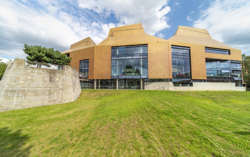 Exterior of the Hive,University of Worcester Library Building,showing ... Exterior of the Hive,University of Worcester Library Building,showing ...