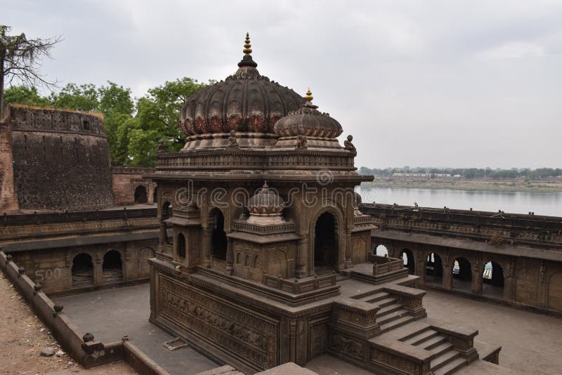 Exterior of Maheshwar Fort and Temple Stock Photo - Image of hinduism ...