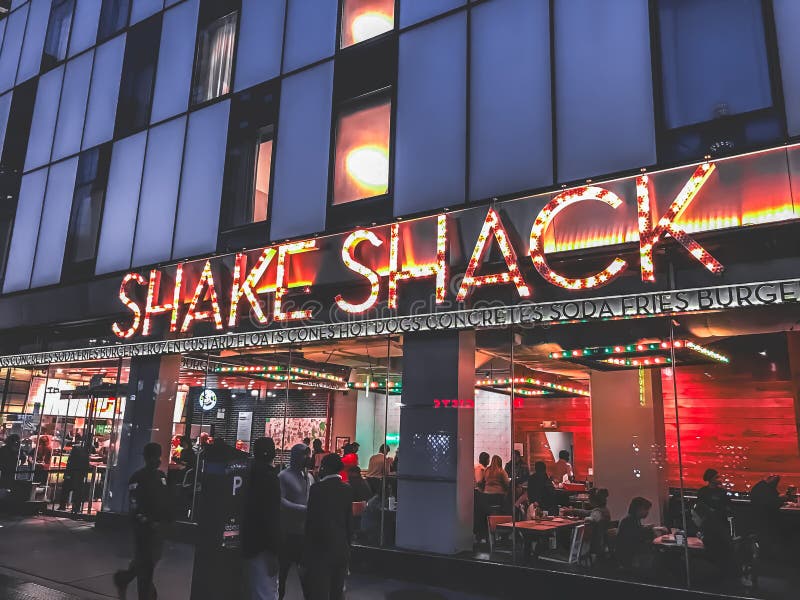 Another Splendid Evening in NYC. Editorial Photo - Image of neon ...