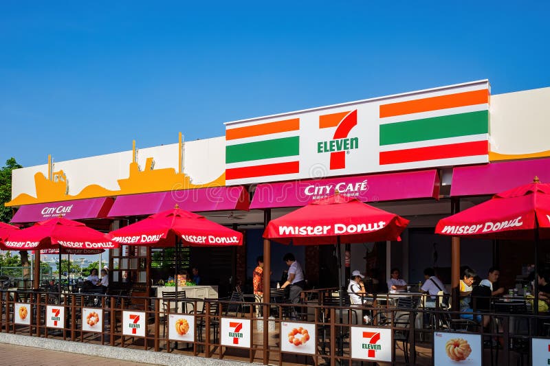 Exterior View of the 7-11 Convenience Store Editorial Photography ...