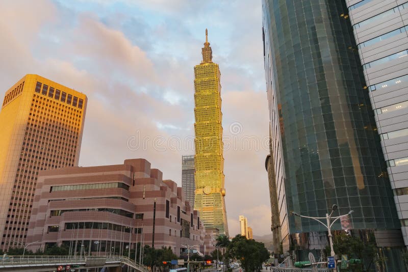 Exterior View of the Famous Taipei 101 Editorial Image - Image of ...