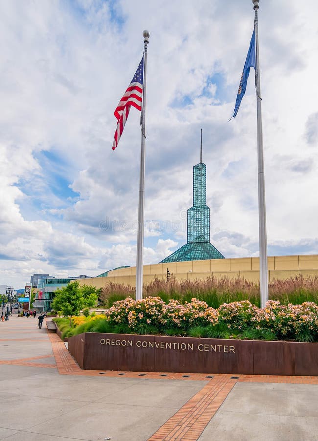 Exterior View of the Oregon Convention Center Editorial Image - Image ...