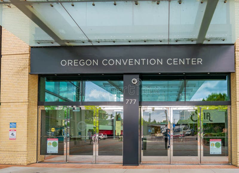 Exterior View of the Oregon Convention Center Editorial Image - Image ...