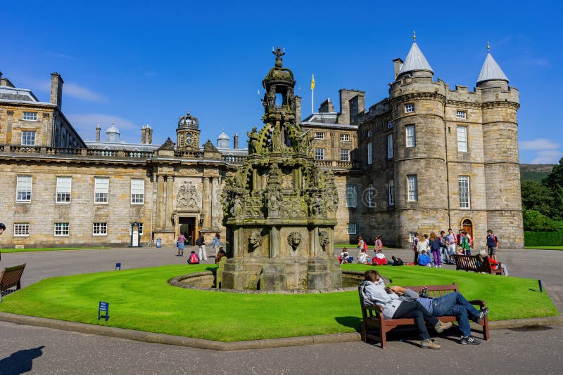 Exterior View of the Palace of Holyroodhouse Editorial Stock Photo ...