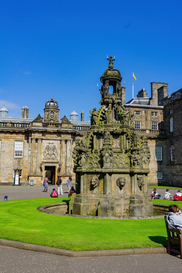 Exterior View of the Palace of Holyroodhouse Editorial Image - Image of ...