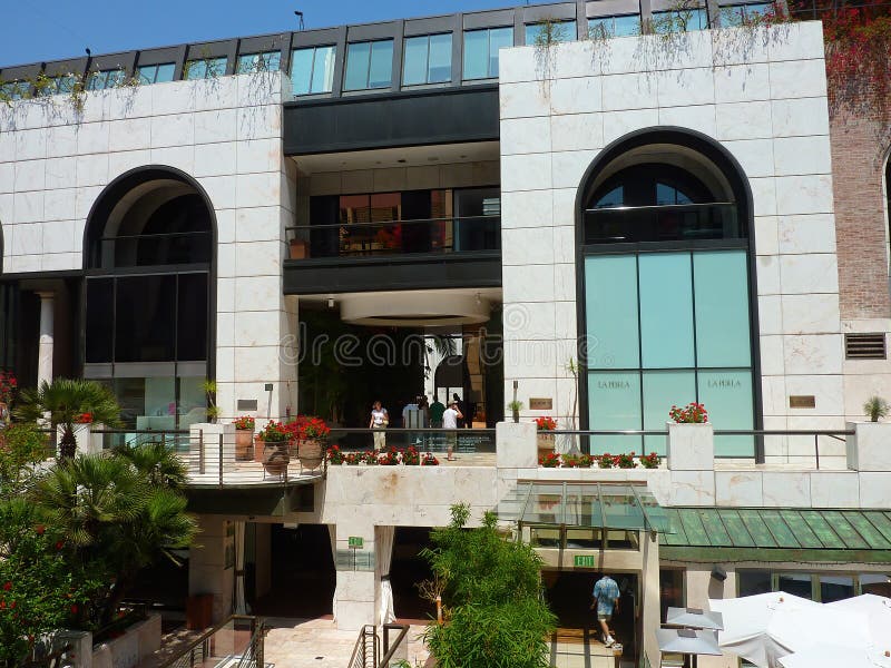 View of Rodeo Drive in Los Angeles Editorial Stock Photo - Image of ...