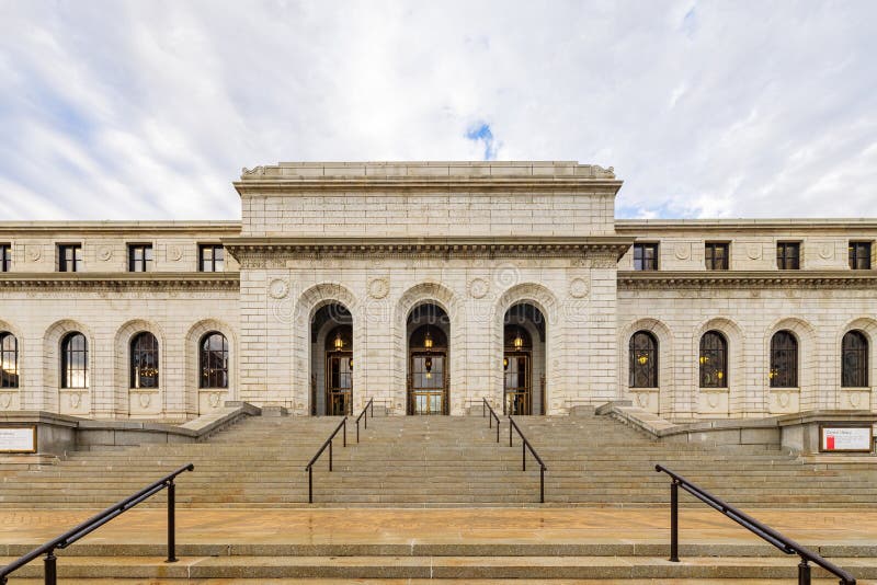 Exterior View of the St. Louis Public Library - Central Library Stock ...