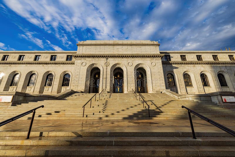 Exterior View of the St. Louis Public Library - Central Library Stock ...