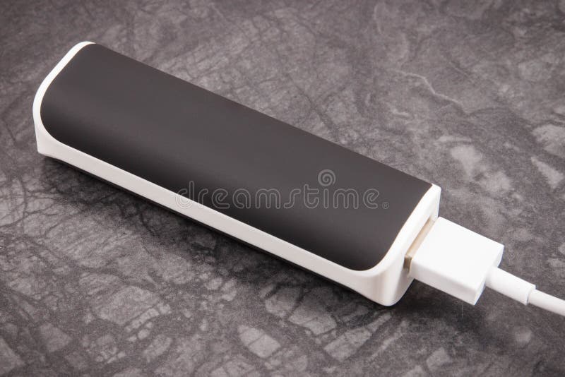 External Powerbank Using To Charging Empty Battery of Smartphone ...