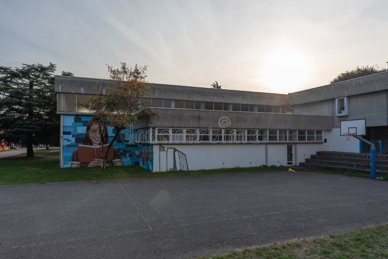 External view of school editorial image. Image of external - 202218410