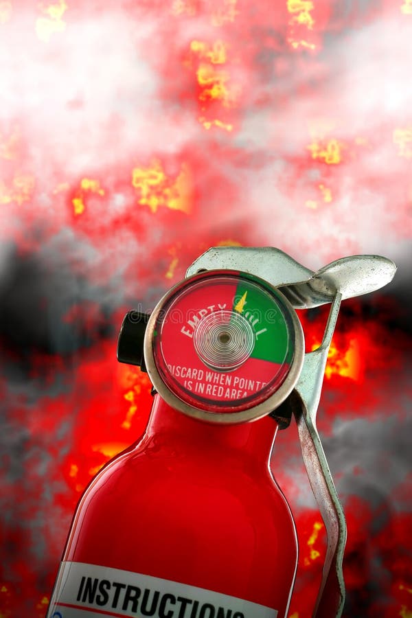 Extintor Con Las Llamas Y El Humo Ardientes Imagen de archivo - Imagen ...