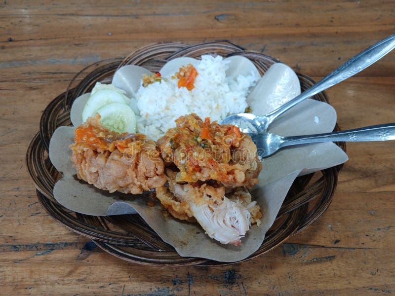 Extra Spicy Fried Chicken Rice Stock Photo - Image of extra, chicken ...