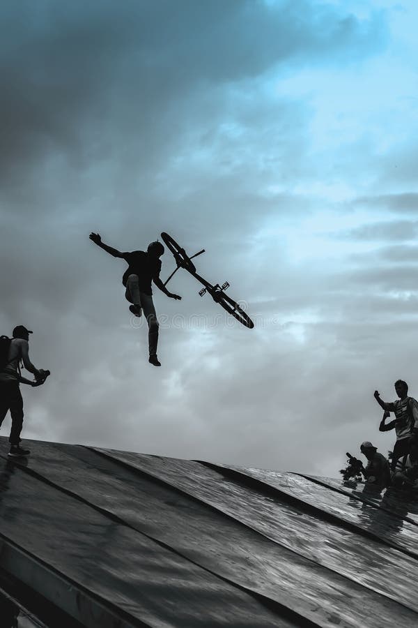 Extrem Sport and Risk. Unsuccessful Performance at Competitions. Fall ...