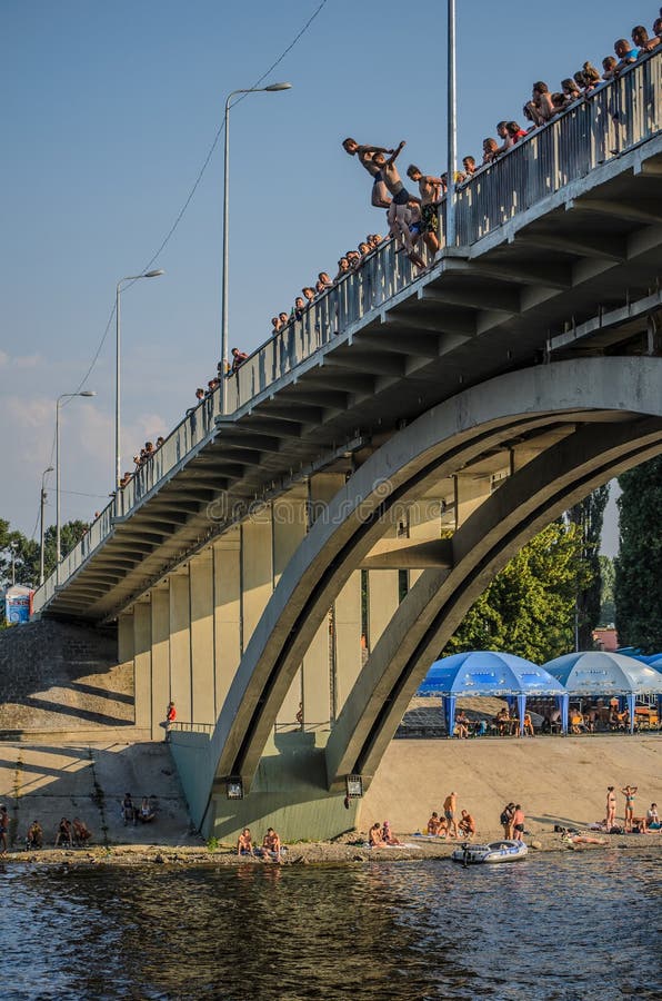 Extreme editorial stock image. Image of painting, life - 44020139