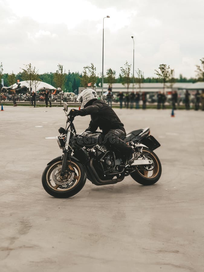 Extreme motorcycle show editorial stock image. Image of cruiser - 208076634