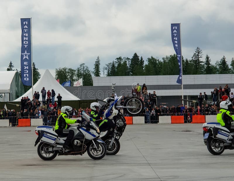 Extreme motorcycle show editorial photo. Image of racetrack - 208076666