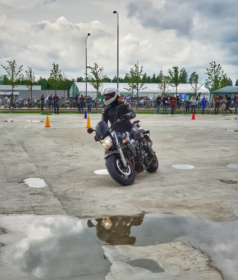 Extreme motorcycle show editorial image. Image of motorcycling - 208076775