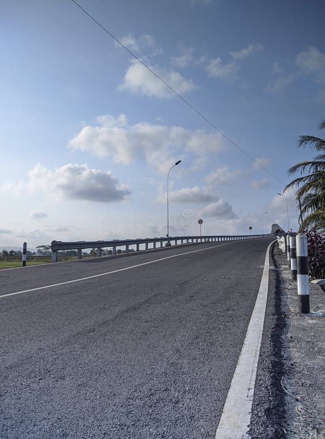 Extreme Uphill Road, Asphalt Stock Image - Image of cloud, speed: 260445385