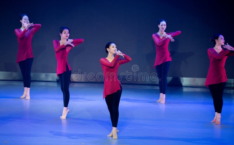 Eye Expression 2-Adjustment of Basic Skills -a Dance Training Class ...