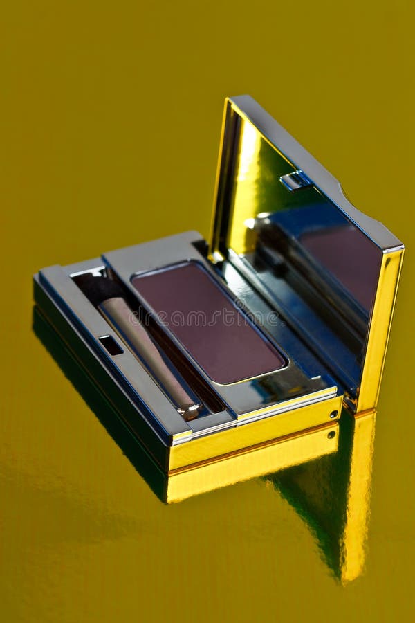 Eye shadow compact stock image. Image of gold, compact - 29508665