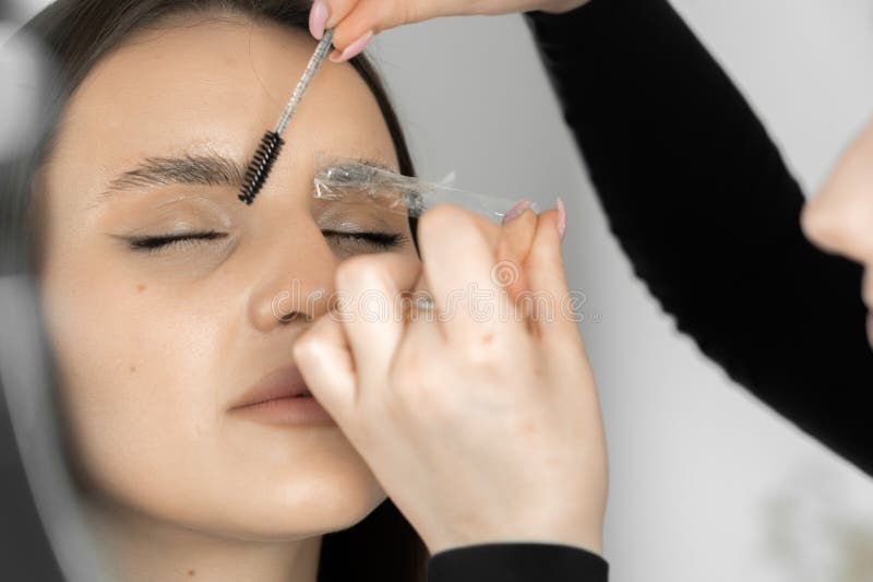 The Eyebrow Designer Performs Eyebrow Lamination with Precision and ...