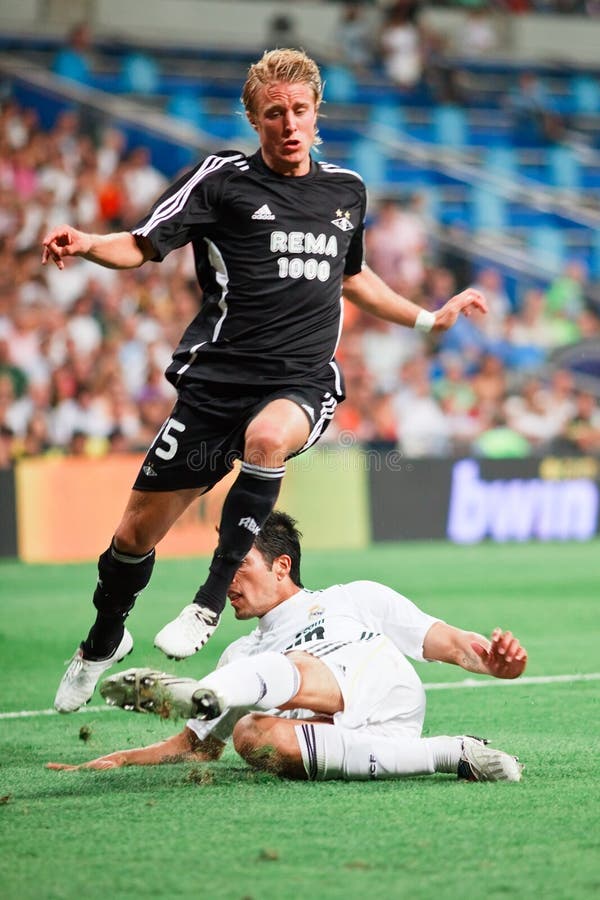 Ezequiel Garay editorial image. Image of madrid, bernabeu - 10892610