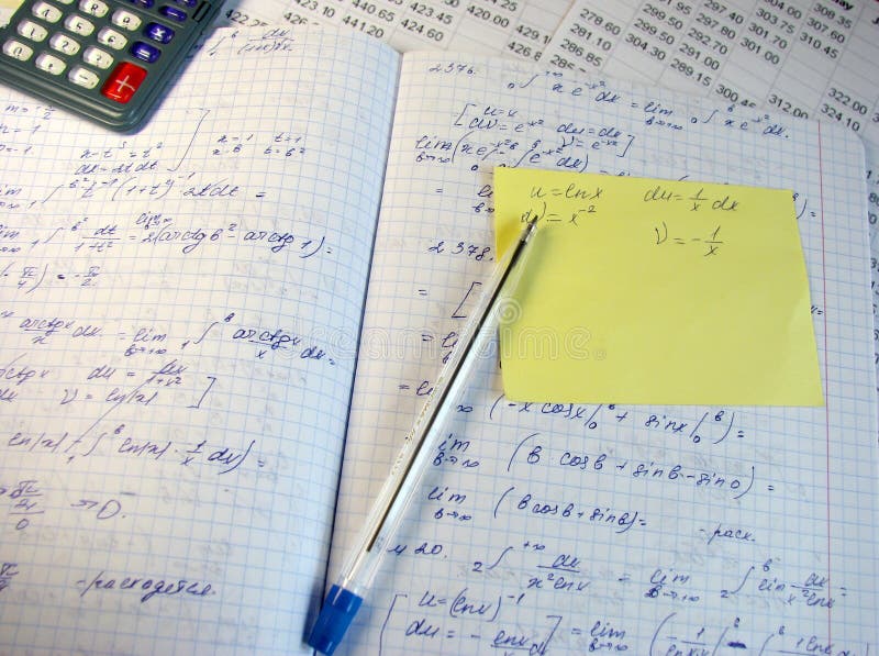 Fórmulas matemáticas foto de archivo. Imagen de escriba - 5013774