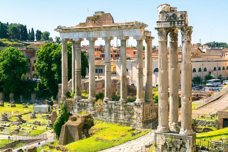 Fórum romano em Roma foto de stock. Imagem de roma, romano - 42250862