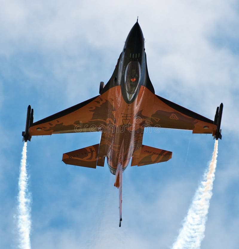 F-16 editorial stock image. Image of airshow, canopy - 25616519