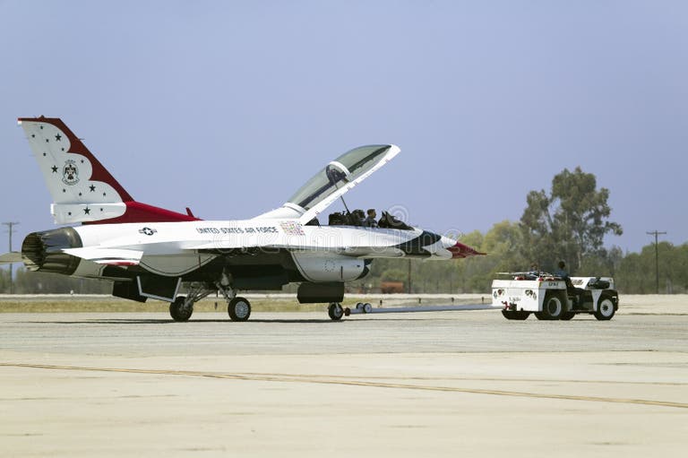 A F-16C Fighting Falcons, editorial photo. Image of engine - 27070606
