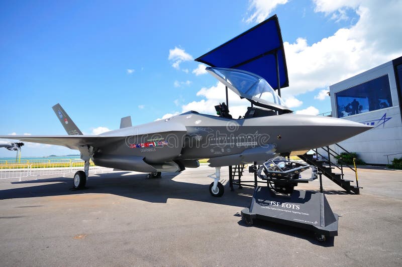 F-35 Joint Strike Fighter editorial image. Image of industry - 12844205