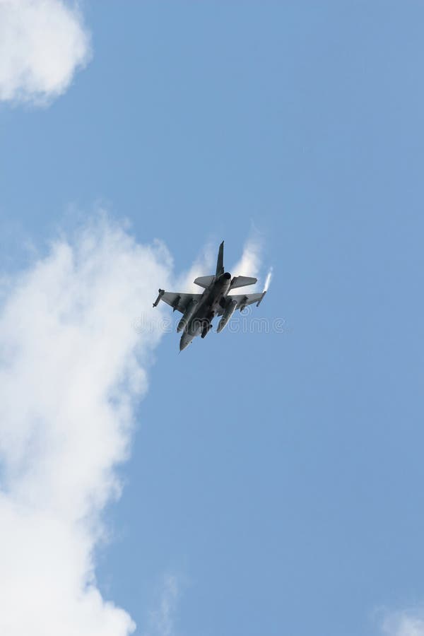 F16 Fighter Jet Over Clouds Stock Image - Image of plane, flight: 42423271