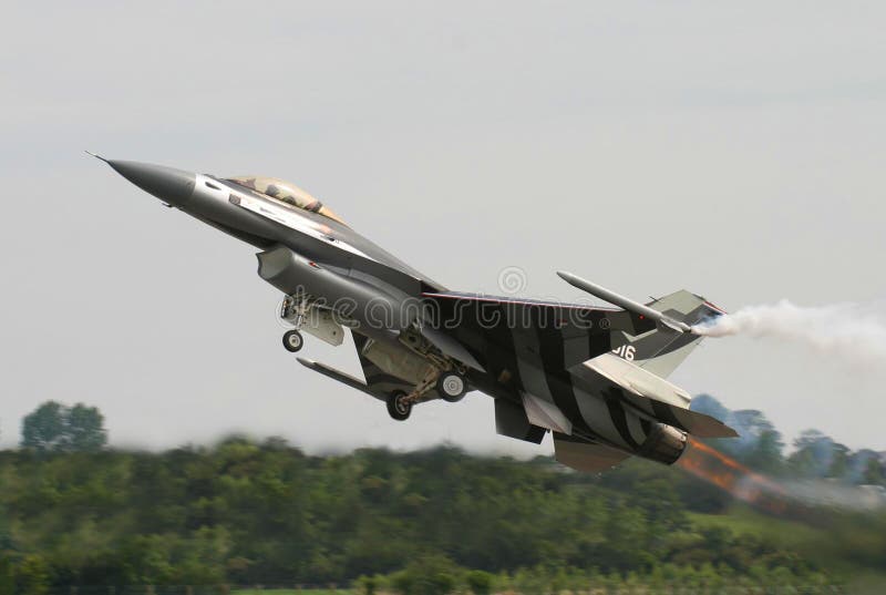 F16 takoff stock photo. Image of aircraft, acceleration - 198268