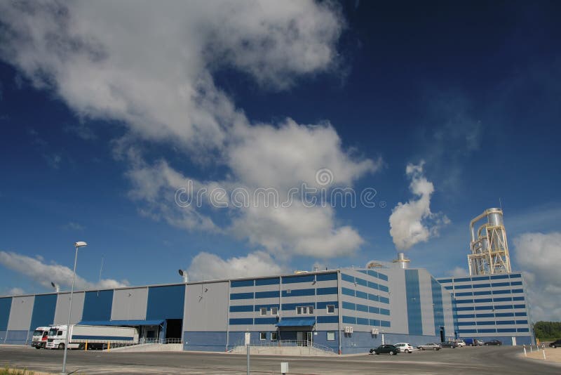 Fabbrica immagine stock. Immagine di fabbrica, infrastruttura - 850433