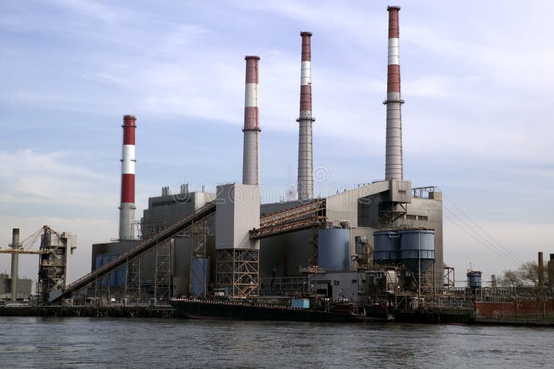 Fabrik in New York stockfoto. Bild von sonnig, industriell - 284718