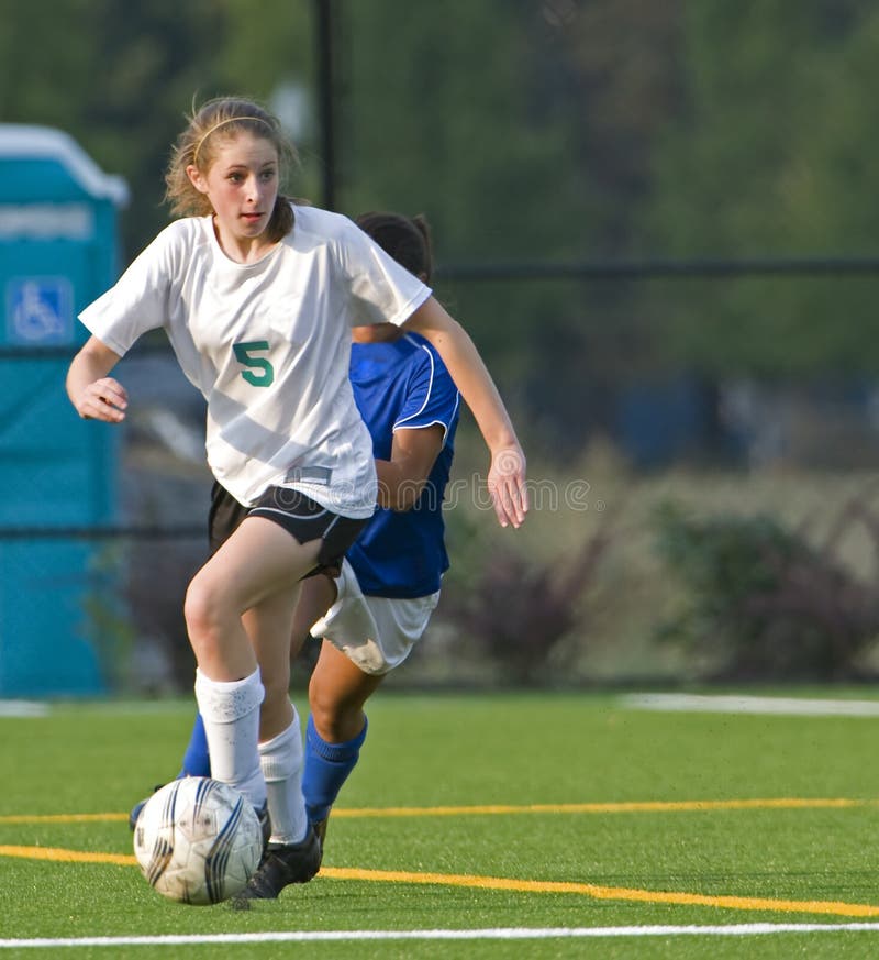 Fac 5a De Filles Du Football Image stock - Image du filles, gibier: 6606547